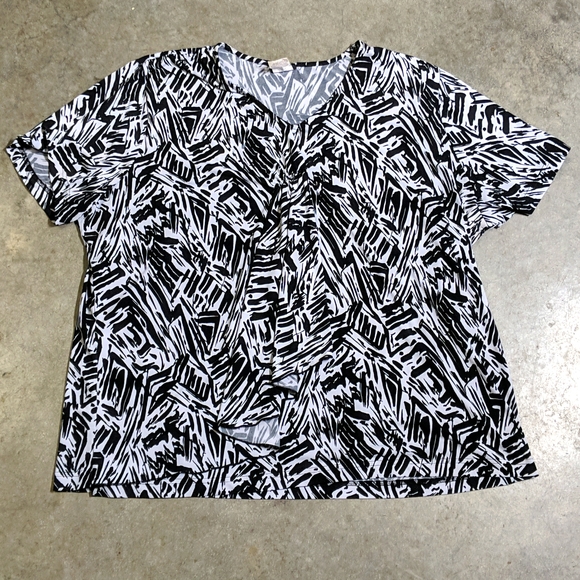 Southern Lady | Tops | Southern Lady Black And White Abstract Blouse 2x ...